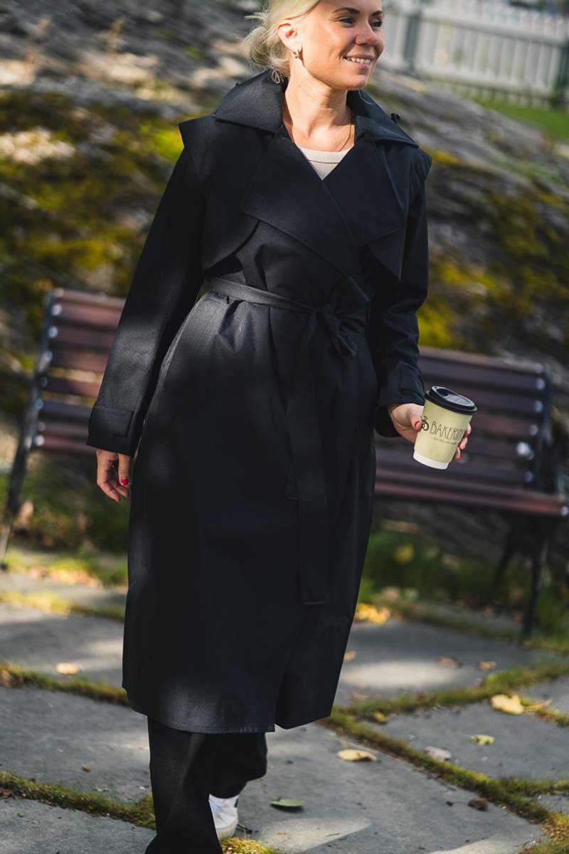 Regndråpe Trench Coat New Black - Vakre Vene